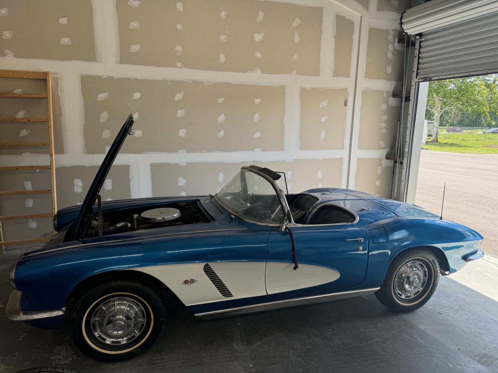 1962 Corvette – J & M Enterprizes, Inc